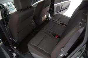 Black Toyota Corolla Verso 2009 in Jekabpils, with an engine capacity of 2.20 L and mileage of 236 thousand km for 4100 €, photo 16 on AUTOMOTO.COM.LV