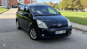 Black Toyota Corolla Verso 2009 in Vilnius, with an engine capacity of 2.23 L and mileage of 335 thousand km for 2450 €, photo 5 on AUTOMOTO.COM.LV