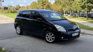 Black Toyota Corolla Verso 2009 in Vilnius, with an engine capacity of 2.23 L and mileage of 335 thousand km for 2450 €, photo 6 on AUTOMOTO.COM.LV