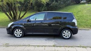 Black Toyota Corolla Verso 2009 in Vilnius, with an engine capacity of 2.23 L and mileage of 335 thousand km for 2450 €, photo 9 on AUTOMOTO.COM.LV