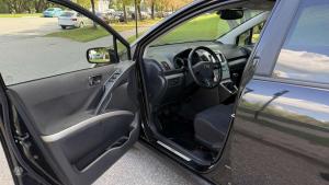 Black Toyota Corolla Verso 2009 in Vilnius, with an engine capacity of 2.23 L and mileage of 335 thousand km for 2450 €, photo 14 on AUTOMOTO.COM.LV