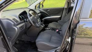 Black Toyota Corolla Verso 2009 in Vilnius, with an engine capacity of 2.23 L and mileage of 335 thousand km for 2450 €, photo 15 on AUTOMOTO.COM.LV