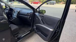 Black Toyota Corolla Verso 2009 in Vilnius, with an engine capacity of 2.23 L and mileage of 335 thousand km for 2450 €, photo 18 on AUTOMOTO.COM.LV