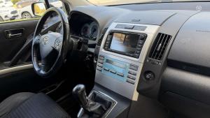 Black Toyota Corolla Verso 2009 in Vilnius, with an engine capacity of 2.23 L and mileage of 335 thousand km for 2450 €, photo 20 on AUTOMOTO.COM.LV