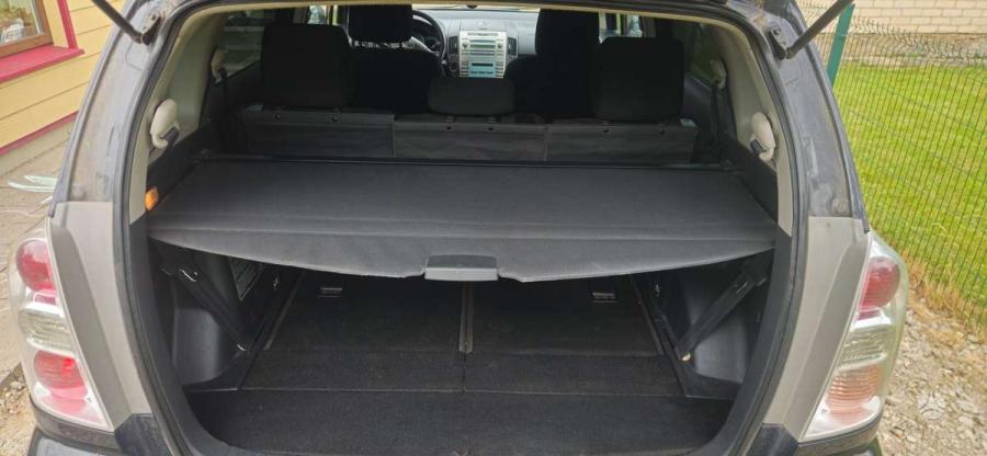 Black Toyota Corolla Verso 2011 in Siauliai, with an engine capacity of 2.20 L and mileage of 337 thousand km for 2800 €, photo 11 on AUTOMOTO.COM.LV
