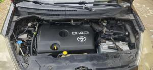 Black Toyota Corolla Verso 2011 in Siauliai, with an engine capacity of 2.20 L and mileage of 337 thousand km for 2800 €, photo 14 on AUTOMOTO.COM.LV