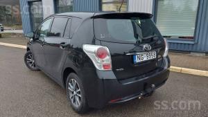 Melns Toyota Corolla Verso 2013 Rīga, ar dzinēja tilpumu 2.00 L un nobraukumu 285 tūkst. km par 6000 €, foto 7 vietnē AUTOMOTO.COM.LV