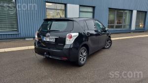 Melns Toyota Corolla Verso 2013 Rīga, ar dzinēja tilpumu 2.00 L un nobraukumu 285 tūkst. km par 6000 €, foto 18 vietnē AUTOMOTO.COM.LV
