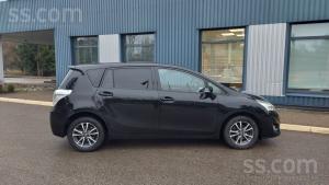 Melns Toyota Corolla Verso 2013 Rīga, ar dzinēja tilpumu 2.00 L un nobraukumu 285 tūkst. km par 6000 €, foto 22 vietnē AUTOMOTO.COM.LV