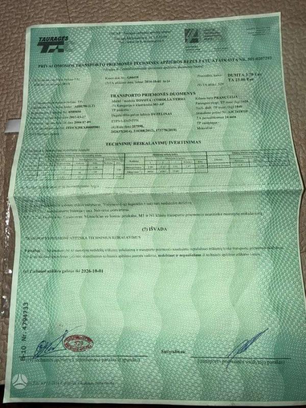 Черный Тойота Королла Версо 2002 в Каунас, объемом двигателя 2.00 л и пробегом 274 тыс. км за 990 €, фото 9 на AUTOMOTO.COM.LV