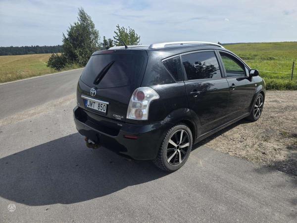 Melns Toyota Corolla Verso 2007 Viļņa, ar dzinēja tilpumu 2.20 L un nobraukumu 400 tūkst. km par 1600 €, foto 9 vietnē AUTOMOTO.COM.LV