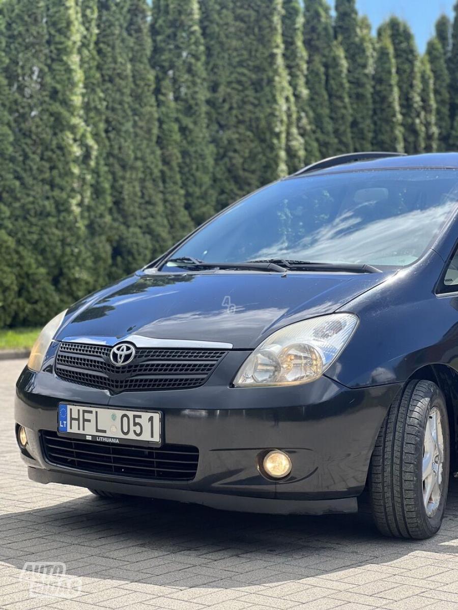 Melns Toyota Corolla Verso 2003 Viļņa, ar dzinēja tilpumu 2.00 L un nobraukumu 275 tūkst. km par 1450 €, foto 5 vietnē AUTOMOTO.COM.LV