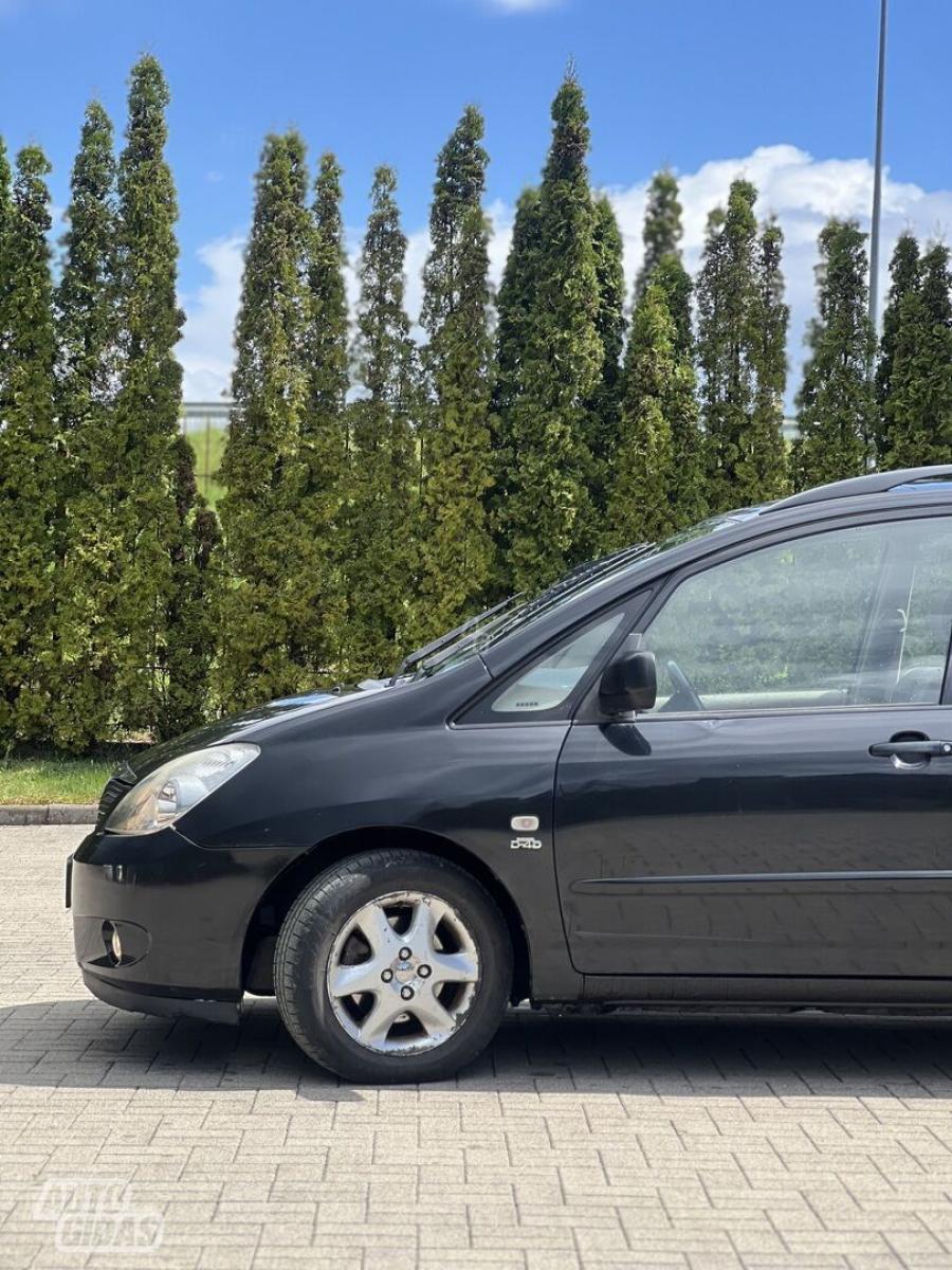 Melns Toyota Corolla Verso 2003 Viļņa, ar dzinēja tilpumu 2.00 L un nobraukumu 275 tūkst. km par 1450 €, foto 7 vietnē AUTOMOTO.COM.LV