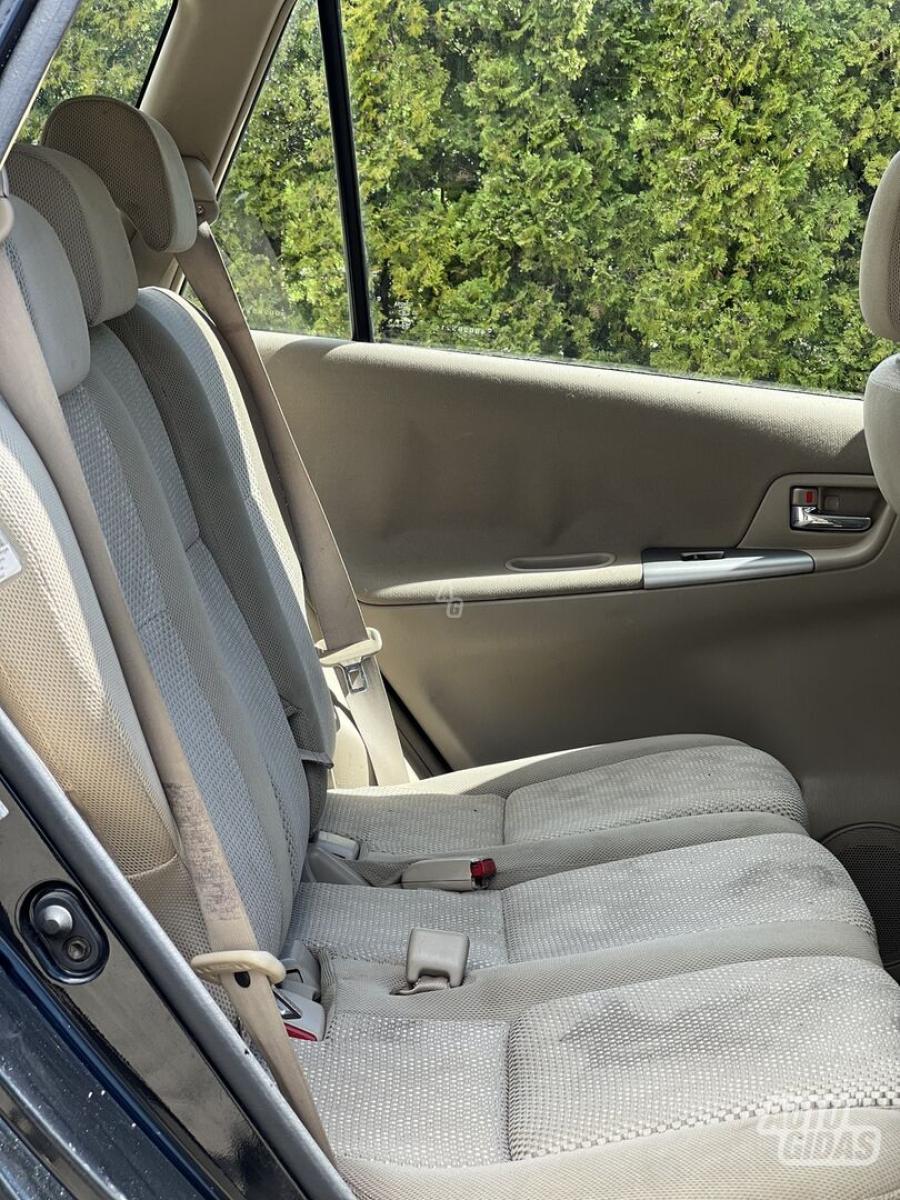 Melns Toyota Corolla Verso 2003 Viļņa, ar dzinēja tilpumu 2.00 L un nobraukumu 275 tūkst. km par 1450 €, foto 18 vietnē AUTOMOTO.COM.LV