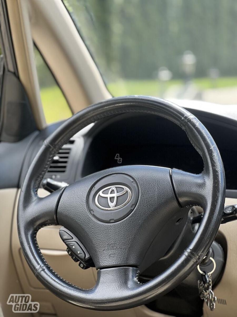 Melns Toyota Corolla Verso 2003 Viļņa, ar dzinēja tilpumu 2.00 L un nobraukumu 275 tūkst. km par 1450 €, foto 22 vietnē AUTOMOTO.COM.LV