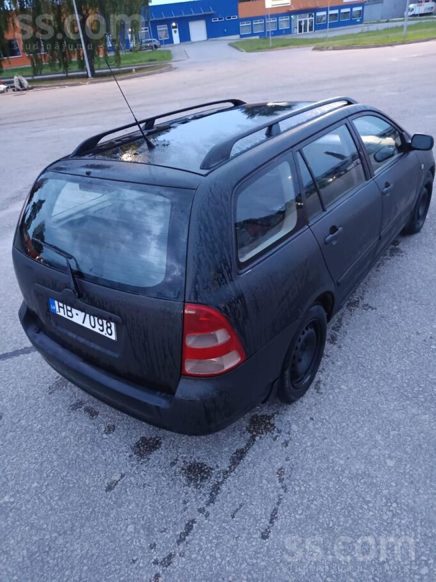 Melns Toyota Corolla Verso 2003 Valmiera, ar dzinēja tilpumu 2.00 L un nobraukumu 335 tūkst. km par 1250 €, foto 5 vietnē AUTOMOTO.COM.LV