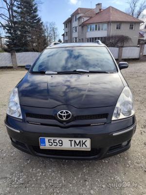 Melns Toyota Corolla Verso 2004 Tallina, ar dzinēja tilpumu 2.00 L un nobraukumu 27 tūkst. km par 2800 €, foto  vietnē AUTOMOTO.COM.LV