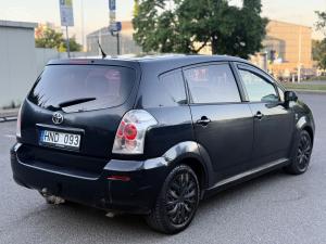 Melns Toyota Corolla Verso 2005 Viļņa, ar dzinēja tilpumu 2.00 L un nobraukumu 391 tūkst. km par 1300 €, foto 3 vietnē AUTOMOTO.COM.LV