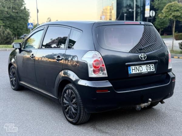 Melns Toyota Corolla Verso 2005 Viļņa, ar dzinēja tilpumu 2.00 L un nobraukumu 391 tūkst. km par 1300 €, foto 3 vietnē AUTOMOTO.COM.LV