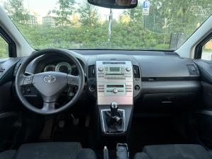 Melns Toyota Corolla Verso 2005 Viļņa, ar dzinēja tilpumu 2.00 L un nobraukumu 391 tūkst. km par 1300 €, foto 6 vietnē AUTOMOTO.COM.LV