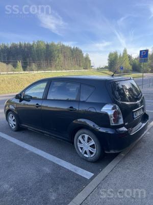 Melns Toyota Corolla Verso 2005 Jēkabpils, ar dzinēja tilpumu 2.00 L un nobraukumu 296 tūkst. km par 2200 €, foto 6 vietnē AUTOMOTO.COM.LV