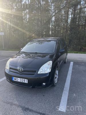 Black Toyota Corolla Verso 2005 in Jekabpils, with an engine capacity of 2.00 L and mileage of 296 thousand km for 2200 €, photo  on AUTOMOTO.COM.LV