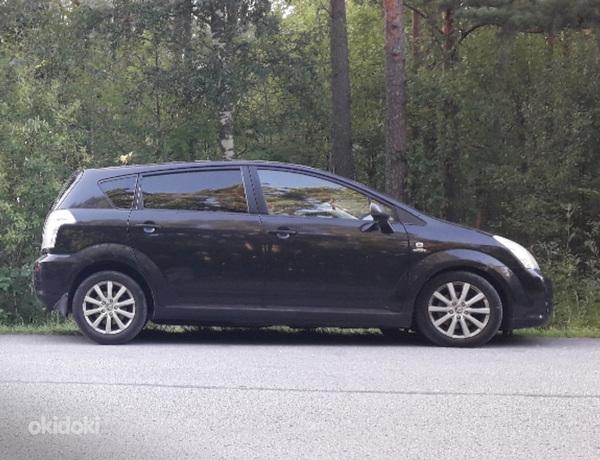 Melns Toyota Corolla Verso 2005 Tallina, ar dzinēja tilpumu 2.20 L un nobraukumu 0 tūkst. km par 750 €, foto 1 vietnē AUTOMOTO.COM.LV