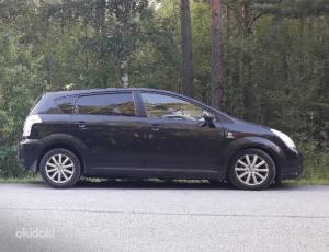 Melns Toyota Corolla Verso 2005 Tallina, ar dzinēja tilpumu 2.20 L un nobraukumu 0 tūkst. km par 750 €, foto  vietnē AUTOMOTO.COM.LV