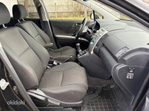 Melns Toyota Corolla Verso 2005 Narva, ar dzinēja tilpumu 2.20 L un nobraukumu 270 tūkst. km par 1690 €, foto 9 vietnē AUTOMOTO.COM.LV