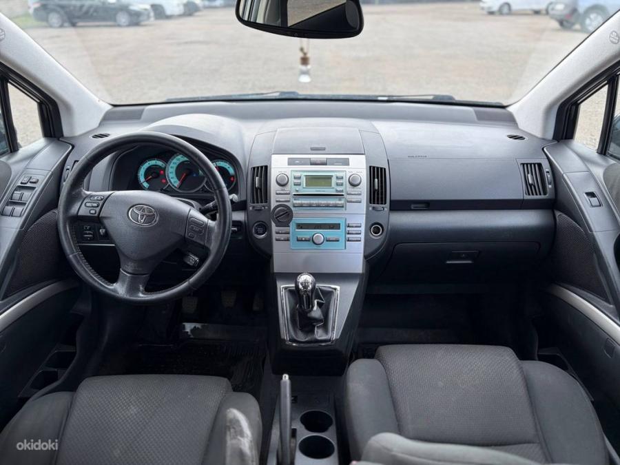 Melns Toyota Corolla Verso 2005 Narva, ar dzinēja tilpumu 2.20 L un nobraukumu 270 tūkst. km par 1690 €, foto 15 vietnē AUTOMOTO.COM.LV
