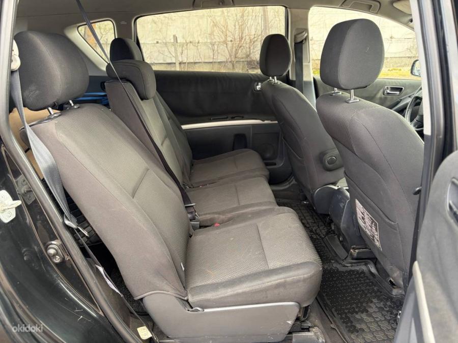 Melns Toyota Corolla Verso 2005 Narva, ar dzinēja tilpumu 2.20 L un nobraukumu 270 tūkst. km par 1690 €, foto 16 vietnē AUTOMOTO.COM.LV
