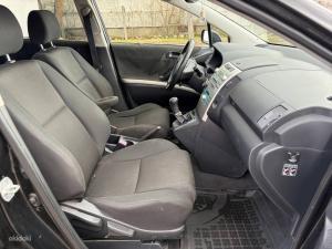 Melns Toyota Corolla Verso 2005 Narva, ar dzinēja tilpumu 2.20 L un nobraukumu 270 tūkst. km par 1690 €, foto 17 vietnē AUTOMOTO.COM.LV