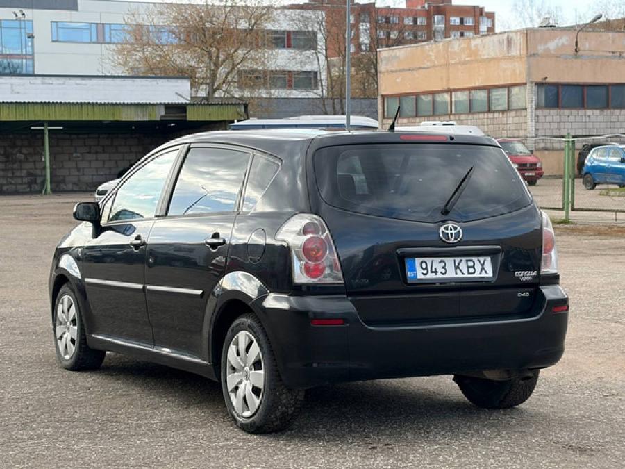 Melns Toyota Corolla Verso 2005 Narva, ar dzinēja tilpumu 2.20 L un nobraukumu 270 tūkst. km par 1690 €, foto 5 vietnē AUTOMOTO.COM.LV