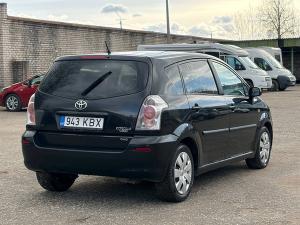 Melns Toyota Corolla Verso 2005 Narva, ar dzinēja tilpumu 2.20 L un nobraukumu 270 tūkst. km par 1690 €, foto 6 vietnē AUTOMOTO.COM.LV