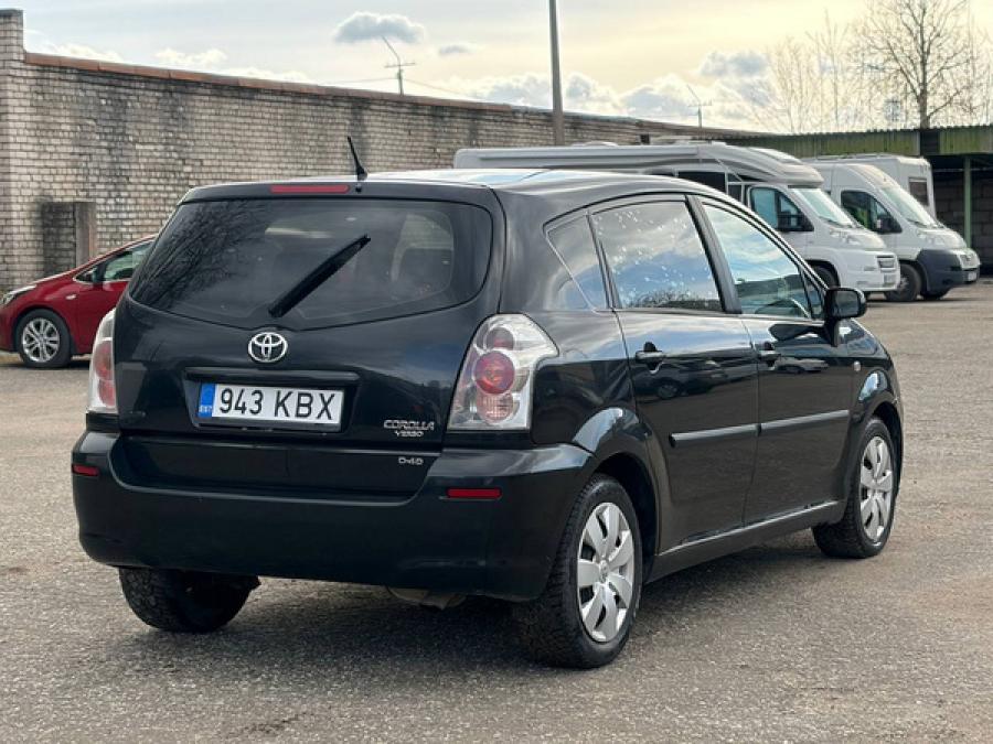 Melns Toyota Corolla Verso 2005 Narva, ar dzinēja tilpumu 2.20 L un nobraukumu 270 tūkst. km par 1690 €, foto 6 vietnē AUTOMOTO.COM.LV