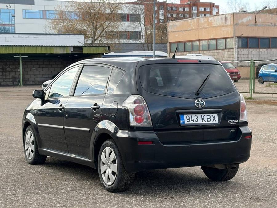 Melns Toyota Corolla Verso 2005 Narva, ar dzinēja tilpumu 2.20 L un nobraukumu 270 tūkst. km par 1690 €, foto 11 vietnē AUTOMOTO.COM.LV