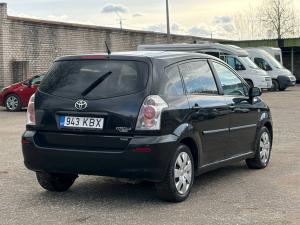 Melns Toyota Corolla Verso 2005 Narva, ar dzinēja tilpumu 2.20 L un nobraukumu 270 tūkst. km par 1690 €, foto 12 vietnē AUTOMOTO.COM.LV