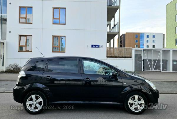 Melns Toyota Corolla Verso 2006 Tallina, ar dzinēja tilpumu 1.60 L un nobraukumu 230 tūkst. km par 2290 €, foto 2 vietnē AUTOMOTO.COM.LV