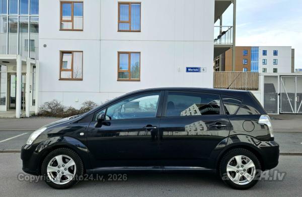 Melns Toyota Corolla Verso 2006 Tallina, ar dzinēja tilpumu 1.60 L un nobraukumu 230 tūkst. km par 2290 €, foto 5 vietnē AUTOMOTO.COM.LV