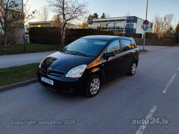 Black Toyota Corolla Verso 2006 in Tallinn, with an engine capacity of 2.20 L and mileage of 250 thousand km for 2200 €, photo 2 on AUTOMOTO.COM.LV