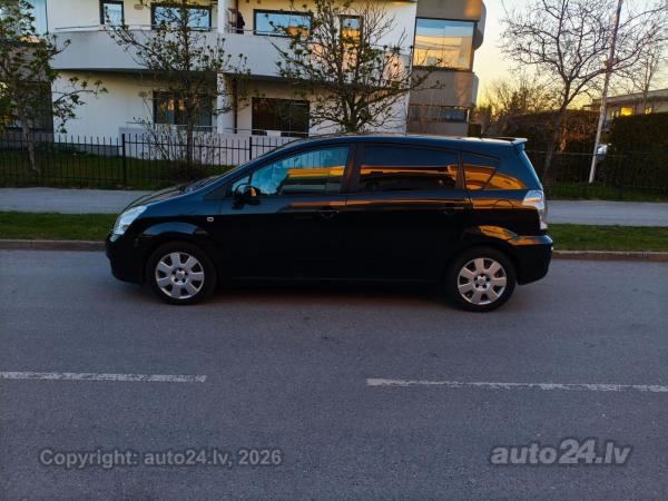 Black Toyota Corolla Verso 2006 in Tallinn, with an engine capacity of 2.20 L and mileage of 250 thousand km for 2200 €, photo 7 on AUTOMOTO.COM.LV