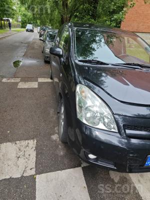 Melns Toyota Corolla Verso 2006 Rīga, ar dzinēja tilpumu 2.20 L un nobraukumu 390 tūkst. km par 1500 €, foto 10 vietnē AUTOMOTO.COM.LV