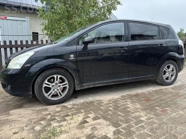 Melns Toyota Corolla Verso 2006 Rīga, ar dzinēja tilpumu 2.00 L un nobraukumu 206 tūkst. km par 2100 €, foto 4 vietnē AUTOMOTO.COM.LV