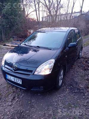 Melns Toyota Corolla Verso 2006 Ludza, ar dzinēja tilpumu 2.20 L un nobraukumu 275 tūkst. km par 1550 €, foto  vietnē AUTOMOTO.COM.LV
