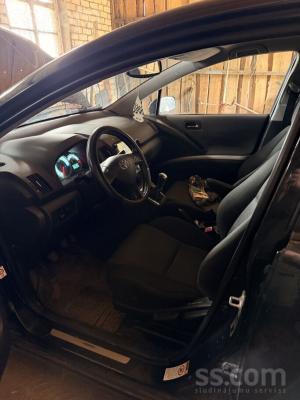 Melns Toyota Corolla Verso 2006 Ludza, ar dzinēja tilpumu 2.20 L un nobraukumu 275 tūkst. km par 1550 €, foto 6 vietnē AUTOMOTO.COM.LV
