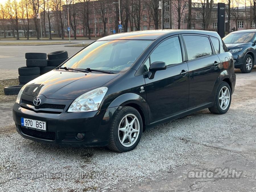 Black Toyota Corolla Verso 2007 in Narva, with an engine capacity of 2.20 L and mileage of 351 thousand km for 999 €, photo 1 on AUTOMOTO.COM.LV