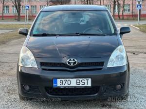 Black Toyota Corolla Verso 2007 in Narva, with an engine capacity of 2.20 L and mileage of 351 thousand km for 999 €, photo 3 on AUTOMOTO.COM.LV