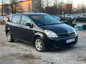 Black Toyota Corolla Verso 2007 in Narva, with an engine capacity of 2.20 L and mileage of 351 thousand km for 999 €, photo 4 on AUTOMOTO.COM.LV