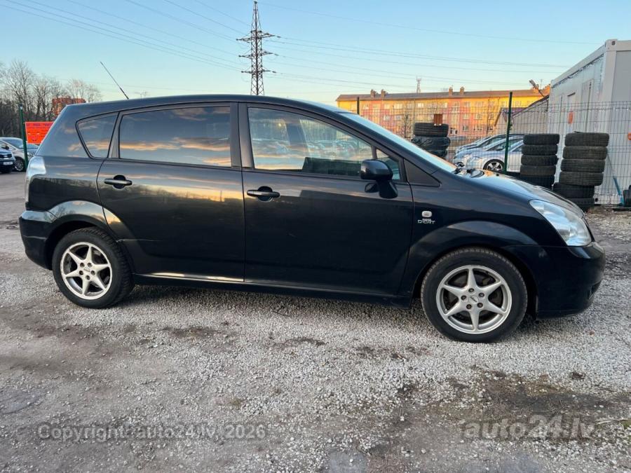 Black Toyota Corolla Verso 2007 in Narva, with an engine capacity of 2.20 L and mileage of 351 thousand km for 999 €, photo 7 on AUTOMOTO.COM.LV