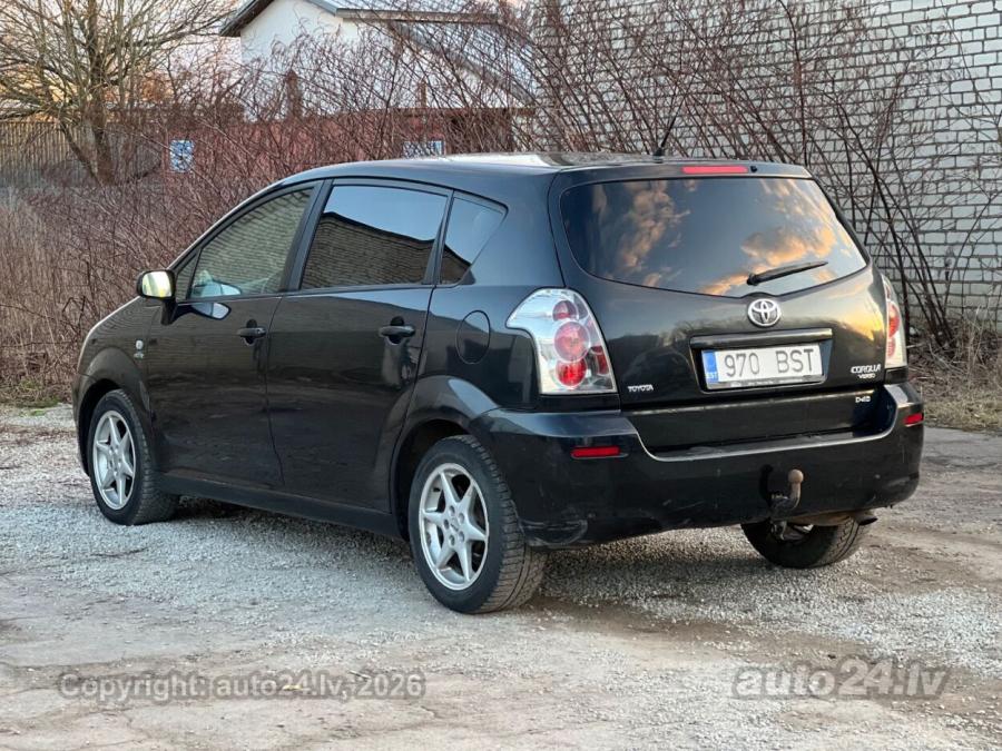 Black Toyota Corolla Verso 2007 in Narva, with an engine capacity of 2.20 L and mileage of 351 thousand km for 999 €, photo 8 on AUTOMOTO.COM.LV